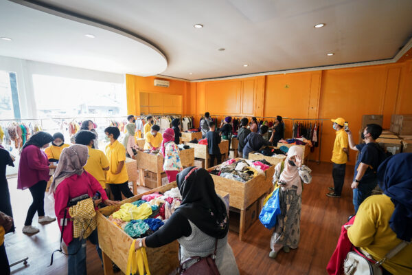 Treasure Hunting Tips and Tricks for Successful Okrika Shopping - Afro ...